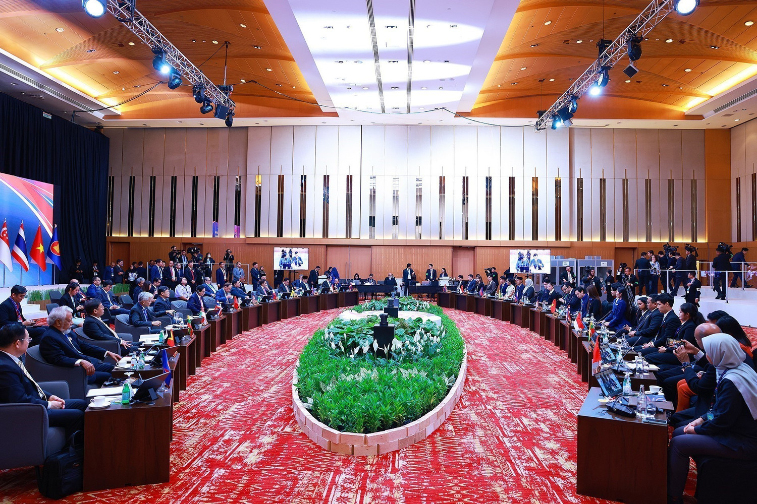 Le Vietnam met en lumière la jeunesse et le secteur privé pour une ...