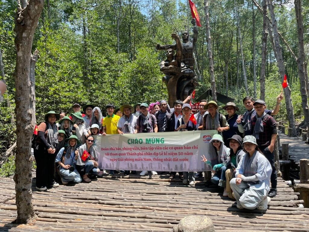 Sur les traces de la révolution dans la forêt de Rung Sac | Vietnam+ ...