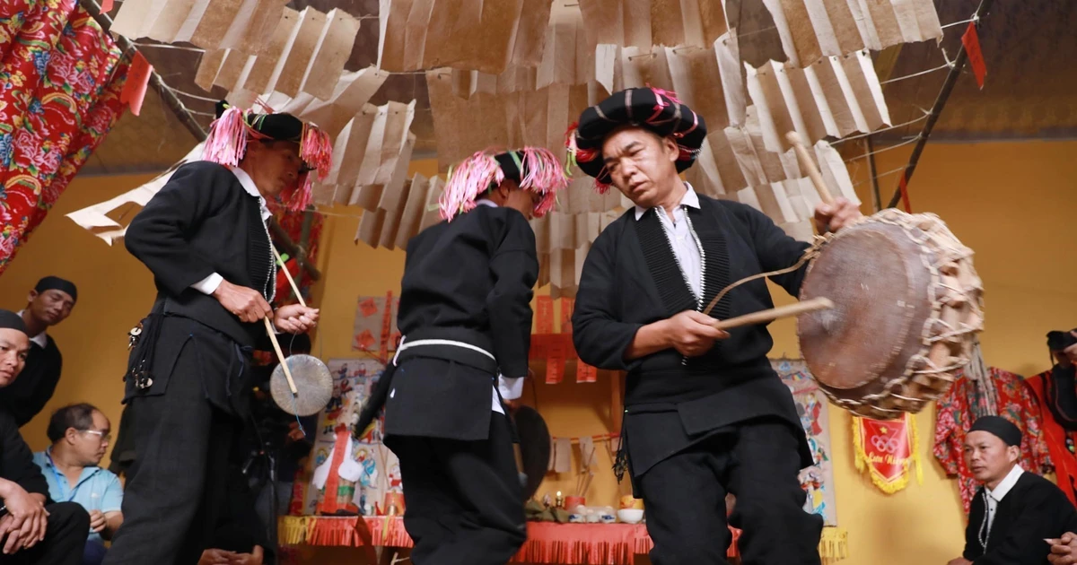 Immersion dans le "tu cai", cœur des traditions Dao | Vietnam+ ...