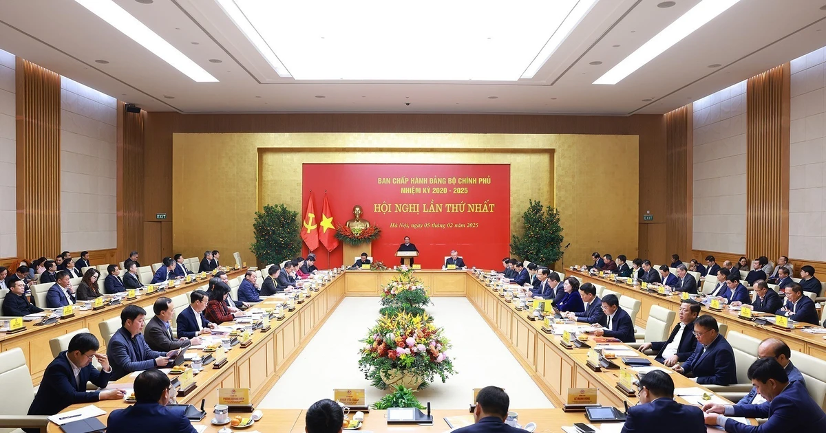 Le PM Pham Minh Chinh préside la première réunion du Comité du Parti du gouvernement | Vietnam+ ...